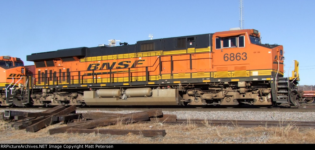 BNSF 6863